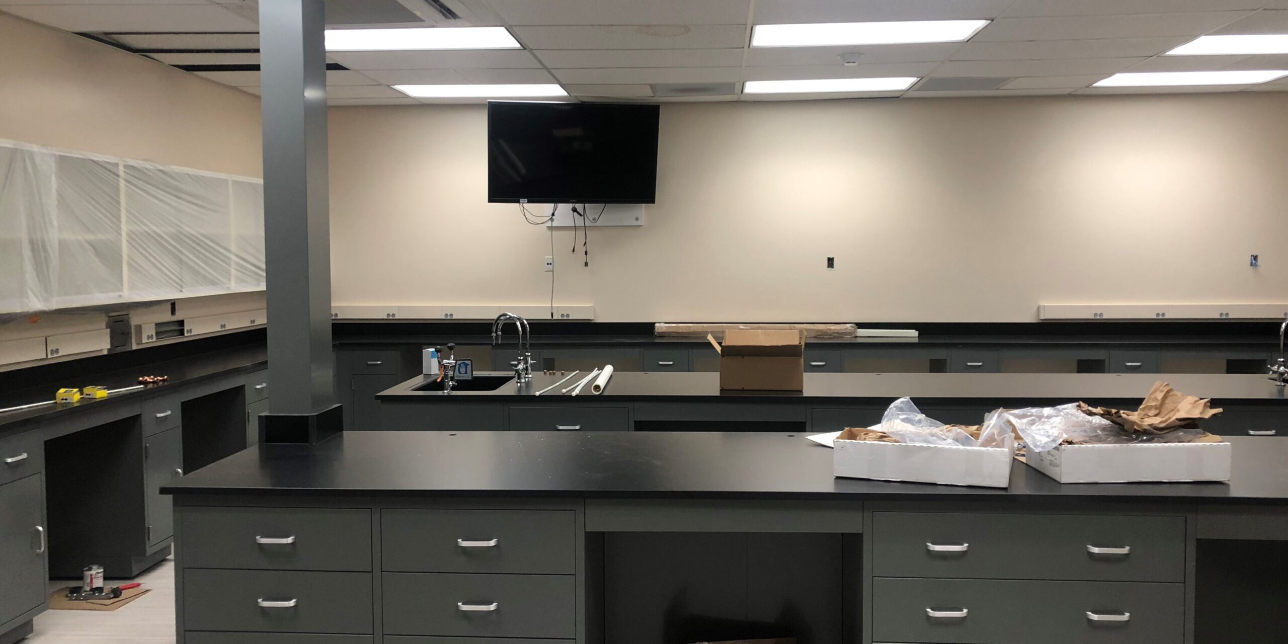 Laboratory Design | Material Handling USA