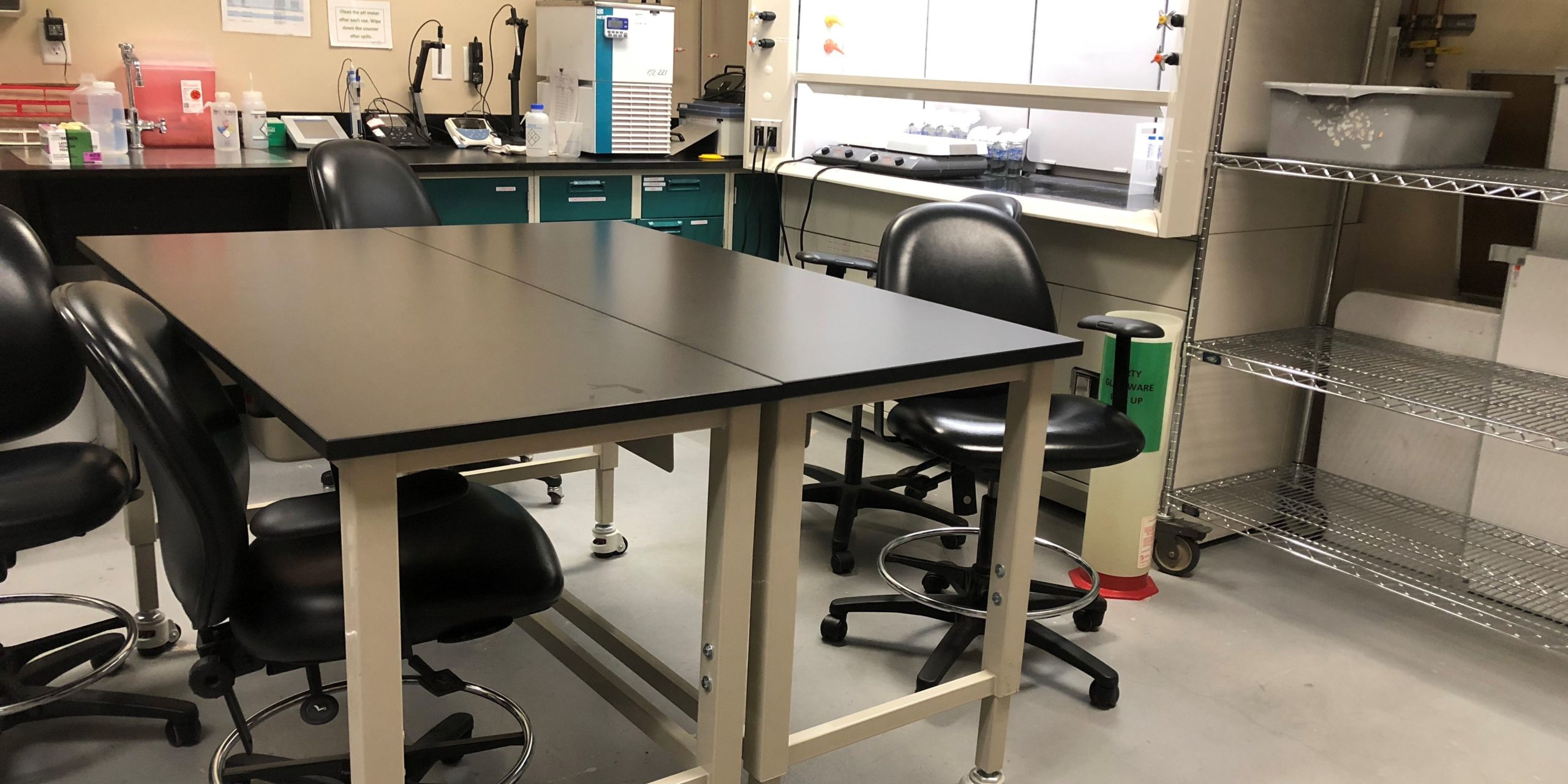 High-Quality Laboratory Furniture for Analytical Testing | MH USA